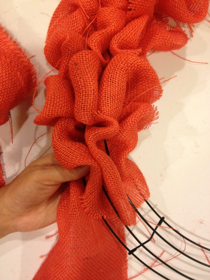 DIY Bubble Burlap Wreath