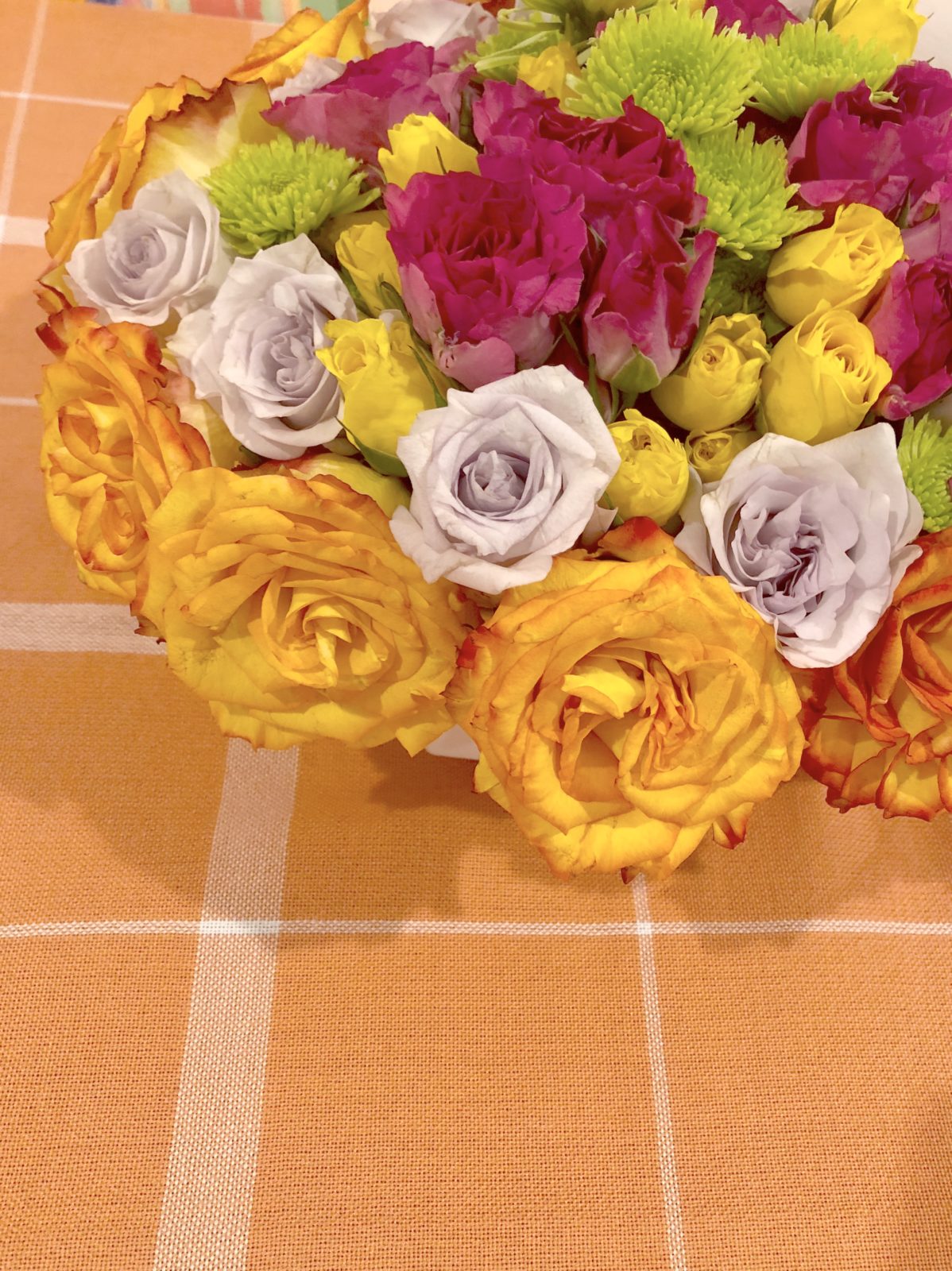 Easy Flower Arrangement in a Shallow Bowl - Showit Blog